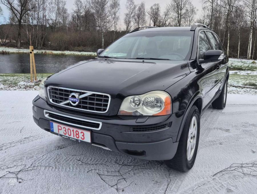 Black Volvo XC90 2010 in Utena, with an engine capacity of 2.40 L and mileage of 300 thousand km for 7250 €, photo 3 on AUTOMOTO.COM.LV