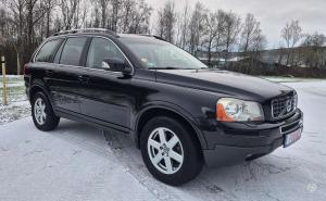 Black Volvo XC90 2010 in Utena, with an engine capacity of 2.40 L and mileage of 300 thousand km for 7250 €, photo 6 on AUTOMOTO.COM.LV