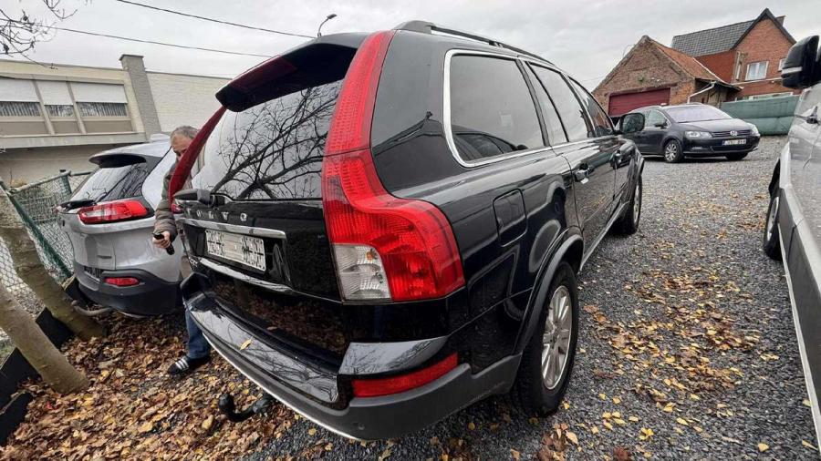 Melns Volvo XC90 2010 Kauņa, ar dzinēja tilpumu 2.40 L un nobraukumu 260 tūkst. km par 6100 €, foto 1 vietnē AUTOMOTO.COM.LV