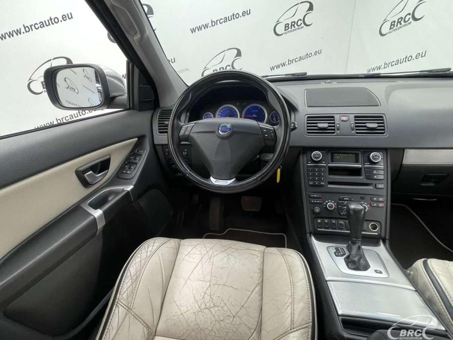 Black Volvo XC90 2010 in Vilnius, with an engine capacity of 2.40 L and mileage of 201 thousand km for 7900 €, photo 15 on AUTOMOTO.COM.LV