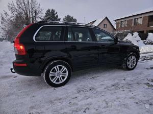 Black Volvo XC90 2010 in Radviliskis, with an engine capacity of 2.40 L and mileage of 296 thousand km for 7400 €, photo 5 on AUTOMOTO.COM.LV