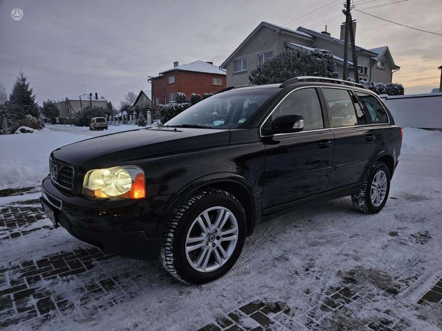 Black Volvo XC90 2010 in Radviliskis, with an engine capacity of 2.40 L and mileage of 296 thousand km for 7400 €, photo 18 on AUTOMOTO.COM.LV