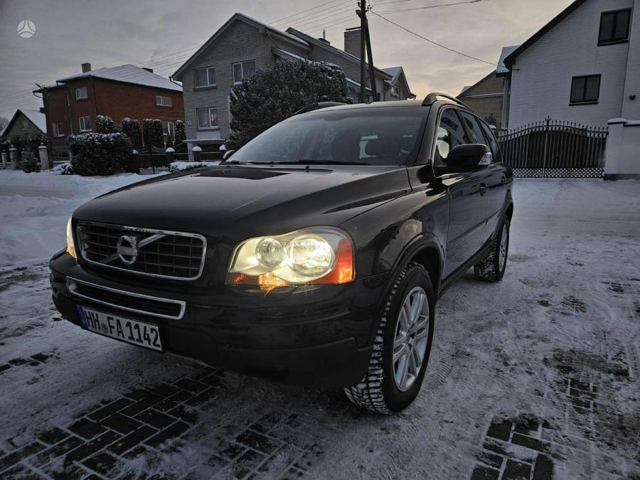 Black Volvo XC90 2010 in Radviliskis, with an engine capacity of 2.40 L and mileage of 296 thousand km for 7400 €, photo 19 on AUTOMOTO.COM.LV
