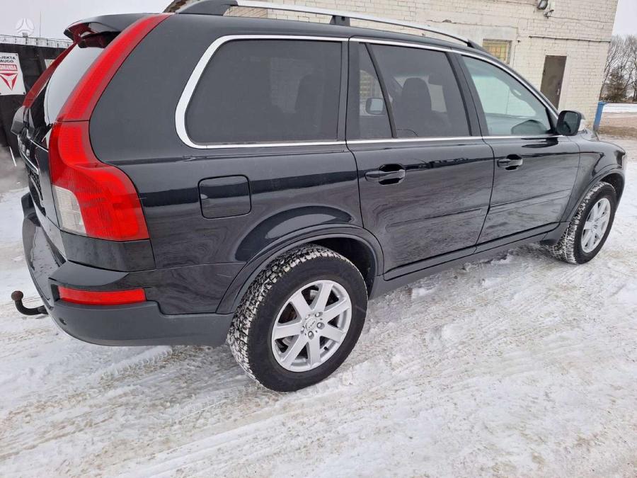 Melns Volvo XC90 2010 Marijampole, ar dzinēja tilpumu 2.40 L un nobraukumu 309 tūkst. km par 5750 €, foto 5 vietnē AUTOMOTO.COM.LV