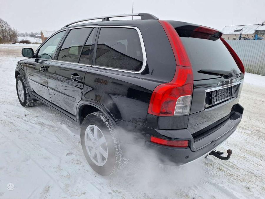 Melns Volvo XC90 2010 Marijampole, ar dzinēja tilpumu 2.40 L un nobraukumu 309 tūkst. km par 5750 €, foto 7 vietnē AUTOMOTO.COM.LV