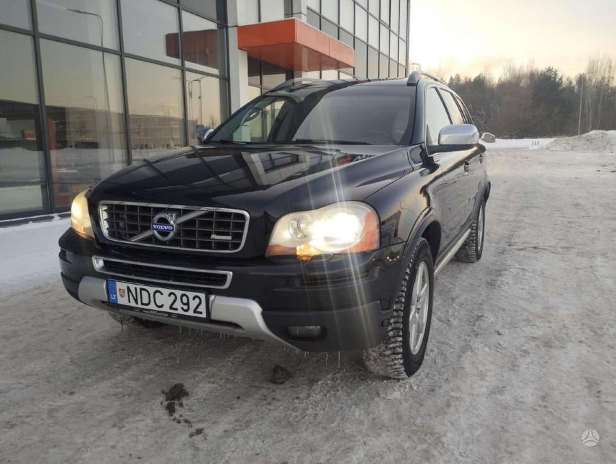 Melns Volvo XC90 2010 Viļņa, ar dzinēja tilpumu 2.40 L un nobraukumu 202 tūkst. km par 8900 €, foto 2 vietnē AUTOMOTO.COM.LV