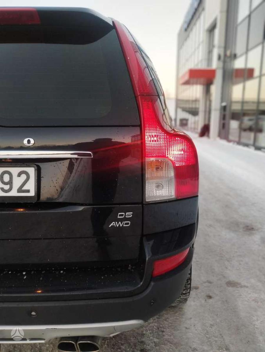 Melns Volvo XC90 2010 Viļņa, ar dzinēja tilpumu 2.40 L un nobraukumu 202 tūkst. km par 8900 €, foto 8 vietnē AUTOMOTO.COM.LV
