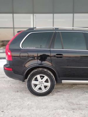 Melns Volvo XC90 2010 Viļņa, ar dzinēja tilpumu 2.40 L un nobraukumu 202 tūkst. km par 8900 €, foto 11 vietnē AUTOMOTO.COM.LV