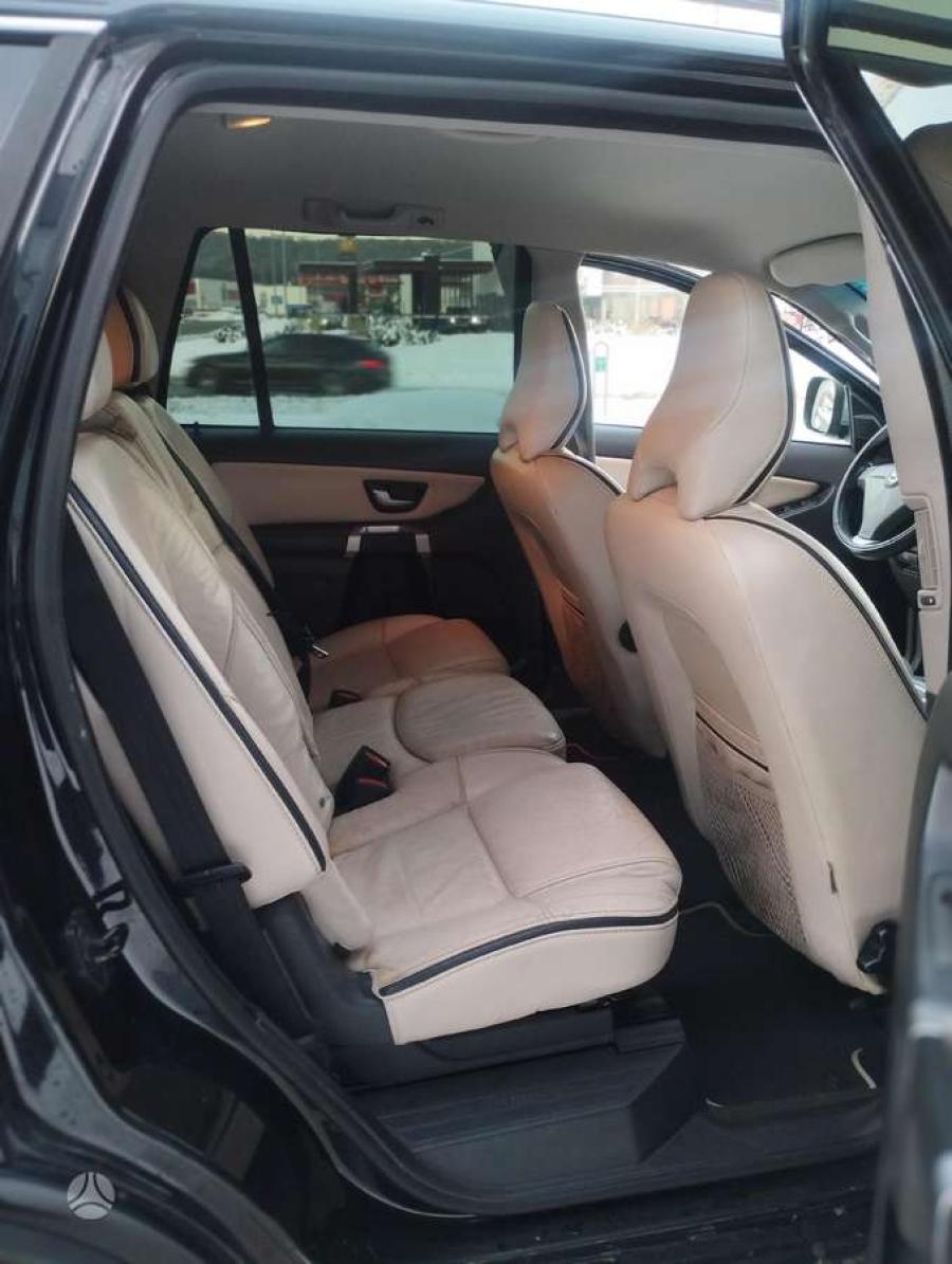 Melns Volvo XC90 2010 Viļņa, ar dzinēja tilpumu 2.40 L un nobraukumu 202 tūkst. km par 8900 €, foto 23 vietnē AUTOMOTO.COM.LV