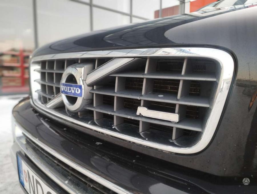 Melns Volvo XC90 2010 Viļņa, ar dzinēja tilpumu 2.40 L un nobraukumu 202 tūkst. km par 8900 €, foto 24 vietnē AUTOMOTO.COM.LV