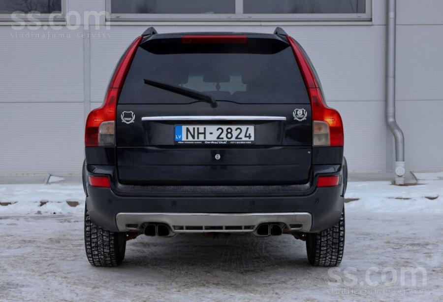Black Volvo XC90 2010 in Riga, with an engine capacity of 2.40 L and mileage of 0 thousand km for 7795 €, photo 6 on AUTOMOTO.COM.LV