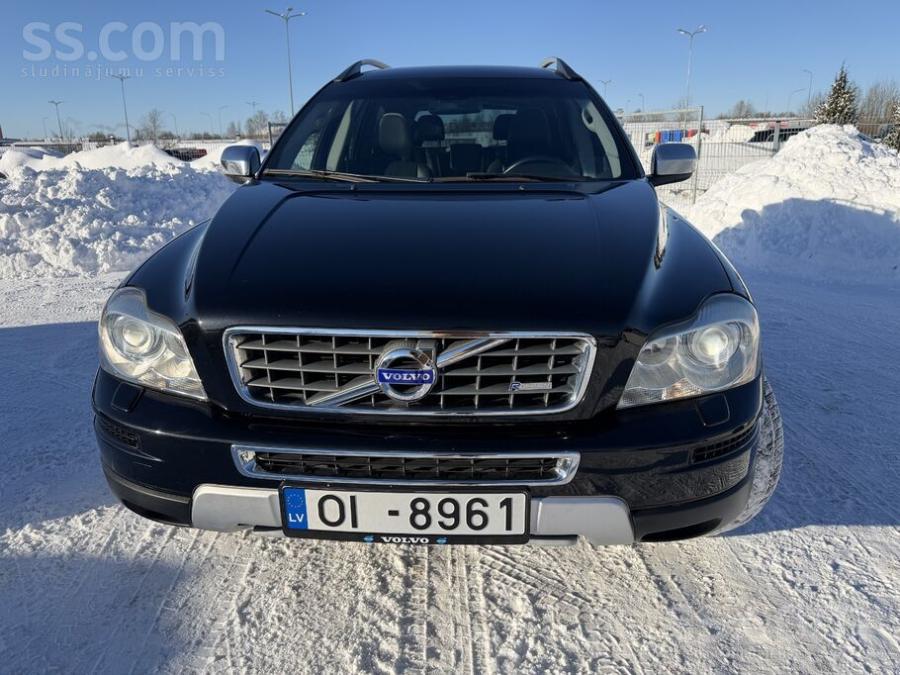 Melns Volvo XC90 2010 Daugavpils, ar dzinēja tilpumu 2.40 L un nobraukumu 0 tūkst. km par 10500 €, foto 7 vietnē AUTOMOTO.COM.LV