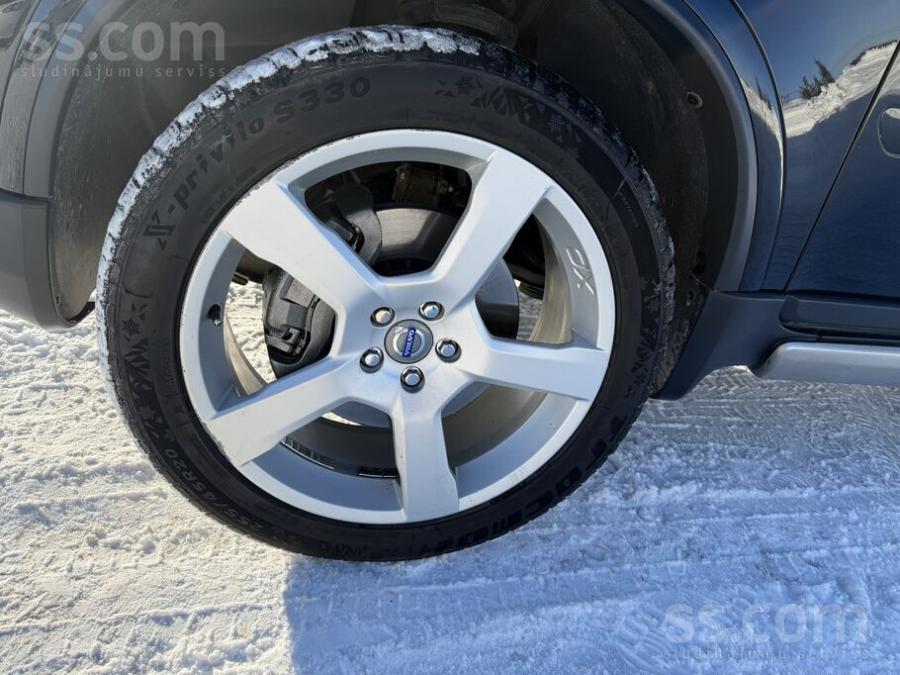 Melns Volvo XC90 2010 Daugavpils, ar dzinēja tilpumu 2.40 L un nobraukumu 0 tūkst. km par 10500 €, foto 10 vietnē AUTOMOTO.COM.LV