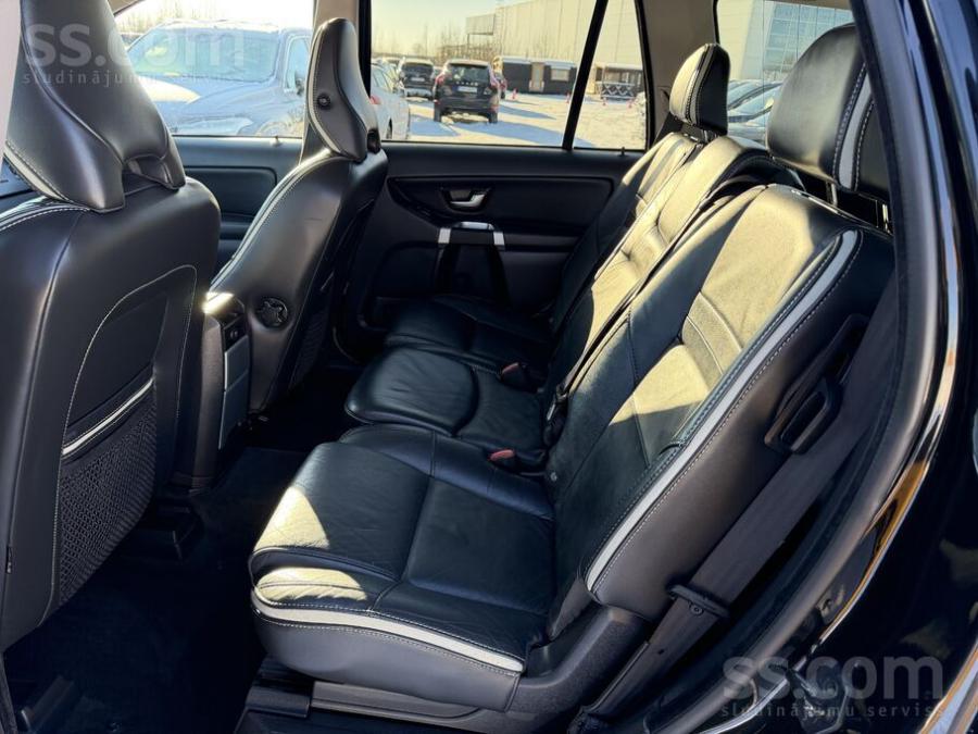 Melns Volvo XC90 2010 Daugavpils, ar dzinēja tilpumu 2.40 L un nobraukumu 0 tūkst. km par 10500 €, foto 16 vietnē AUTOMOTO.COM.LV