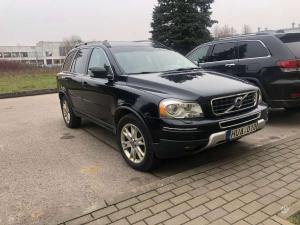 Melns Volvo XC90 2010 Alīta, ar dzinēja tilpumu 2.40 L un nobraukumu 490 tūkst. km par 5200 €, foto  vietnē AUTOMOTO.COM.LV