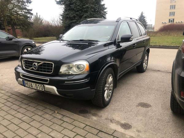 Melns Volvo XC90 2010 Alīta, ar dzinēja tilpumu 2.40 L un nobraukumu 490 tūkst. km par 5200 €, foto 2 vietnē AUTOMOTO.COM.LV