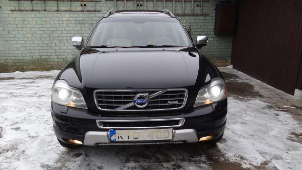 Black Volvo XC90 2010 in Joniskis, with an engine capacity of 2.40 L and mileage of 275 thousand km for 7777 €, photo 4 on AUTOMOTO.COM.LV