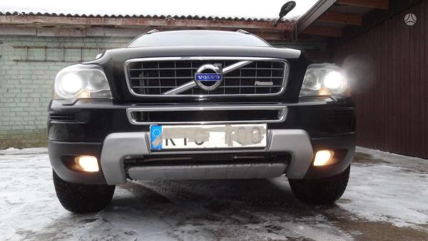 Black Volvo XC90 2010 in Joniskis, with an engine capacity of 2.40 L and mileage of 275 thousand km for 7777 €, photo 7 on AUTOMOTO.COM.LV