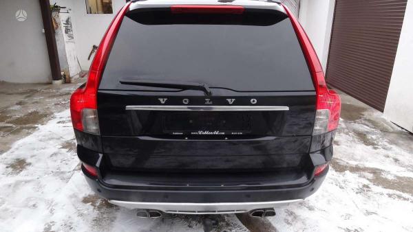 Black Volvo XC90 2010 in Joniskis, with an engine capacity of 2.40 L and mileage of 275 thousand km for 7777 €, photo 10 on AUTOMOTO.COM.LV