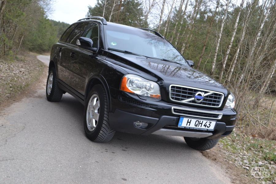 Black Volvo XC90 2010 in Vilnius, with an engine capacity of 2.40 L and mileage of 299 thousand km for 7950 €, photo 4 on AUTOMOTO.COM.LV