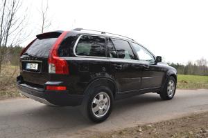 Black Volvo XC90 2010 in Vilnius, with an engine capacity of 2.40 L and mileage of 299 thousand km for 7950 €, photo 6 on AUTOMOTO.COM.LV