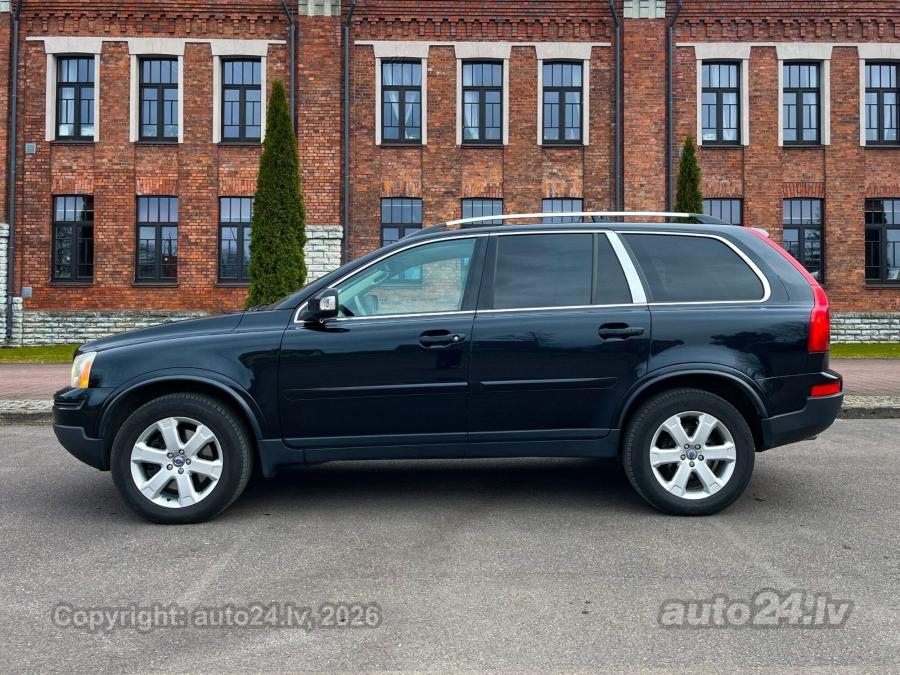Melns Volvo XC90 2010 Tallina, ar dzinēja tilpumu 2.40 L un nobraukumu 341 tūkst. km par 10500 €, foto 3 vietnē AUTOMOTO.COM.LV