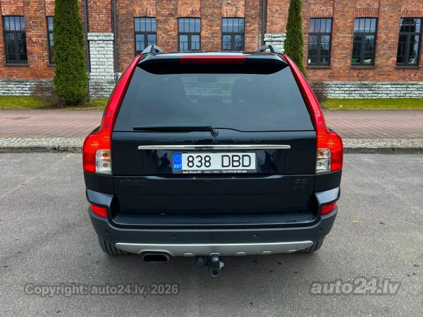 Melns Volvo XC90 2010 Tallina, ar dzinēja tilpumu 2.40 L un nobraukumu 341 tūkst. km par 10500 €, foto 4 vietnē AUTOMOTO.COM.LV