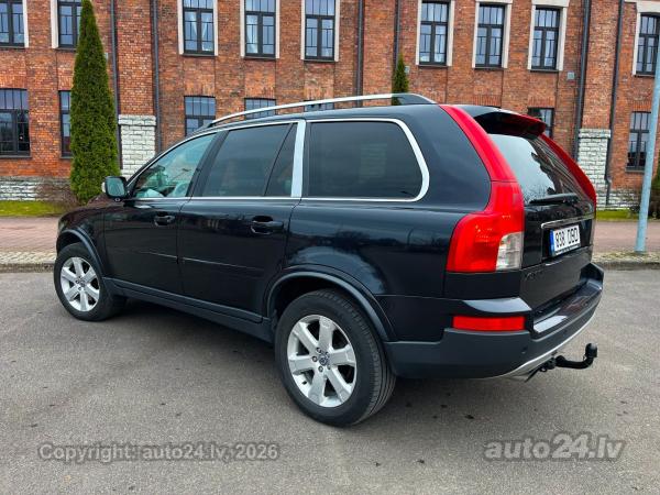 Melns Volvo XC90 2010 Tallina, ar dzinēja tilpumu 2.40 L un nobraukumu 341 tūkst. km par 10500 €, foto 5 vietnē AUTOMOTO.COM.LV