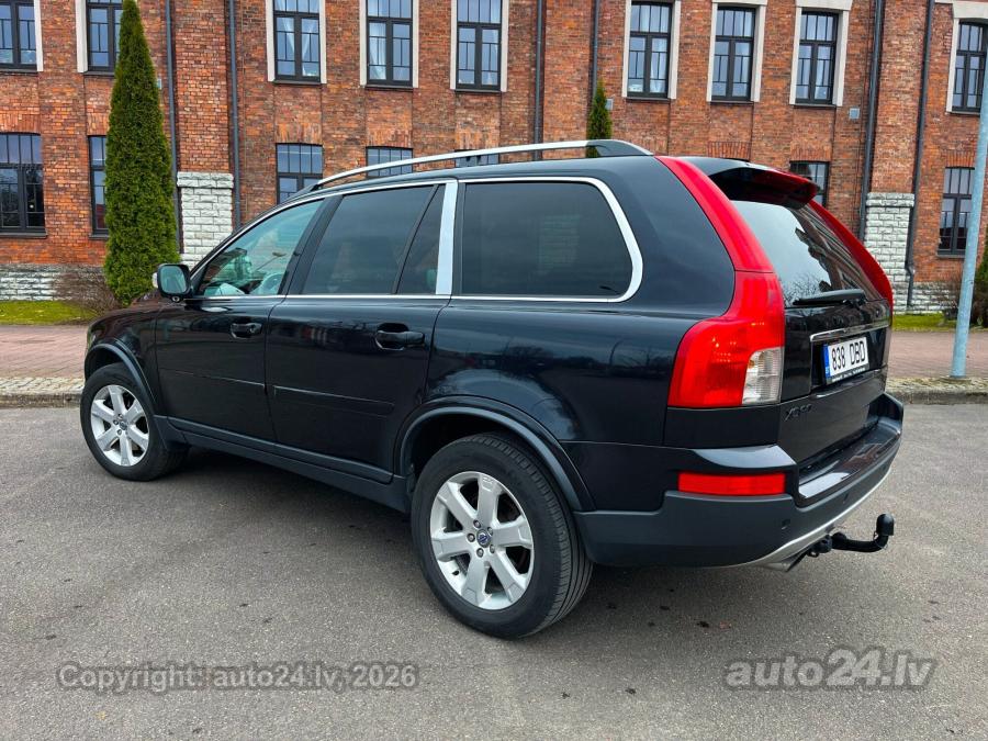 Melns Volvo XC90 2010 Tallina, ar dzinēja tilpumu 2.40 L un nobraukumu 341 tūkst. km par 10500 €, foto 6 vietnē AUTOMOTO.COM.LV