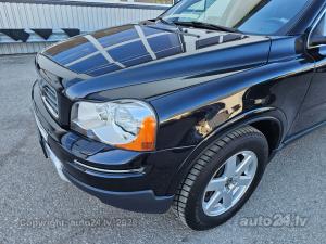 Melns Volvo XC90 2010 Tartu, ar dzinēja tilpumu 2.40 L un nobraukumu 237 tūkst. km par 7490 €, foto 4 vietnē AUTOMOTO.COM.LV