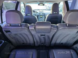 Melns Volvo XC90 2010 Tartu, ar dzinēja tilpumu 2.40 L un nobraukumu 237 tūkst. km par 7490 €, foto 17 vietnē AUTOMOTO.COM.LV