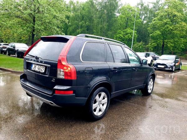 Melns Volvo XC90 2010 Rīga, ar dzinēja tilpumu 2.40 L un nobraukumu 249 tūkst. km par 7800 €, foto 3 vietnē AUTOMOTO.COM.LV