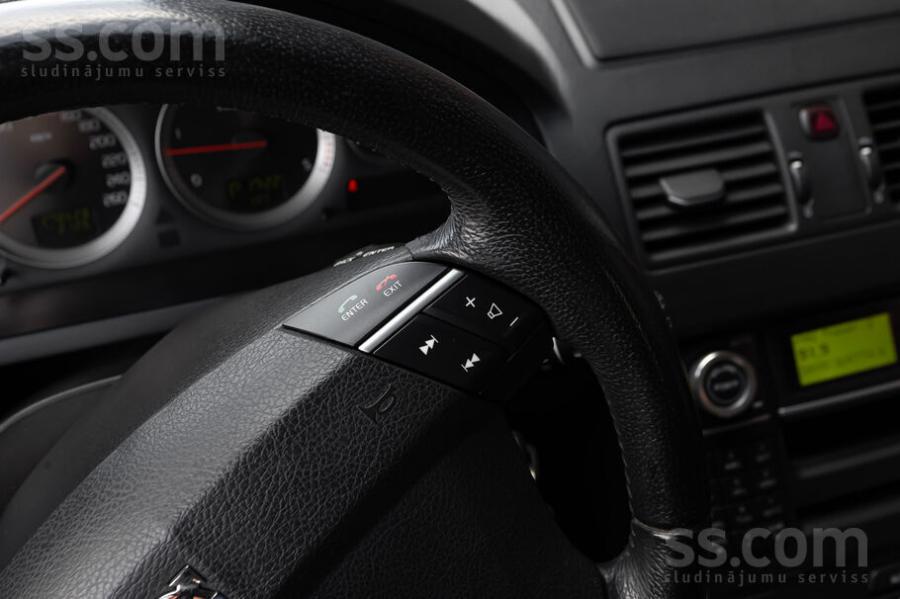Melns Volvo XC90 2010 Jelgava, ar dzinēja tilpumu 2.40 L un nobraukumu 0 tūkst. km par 7490 €, foto 18 vietnē AUTOMOTO.COM.LV