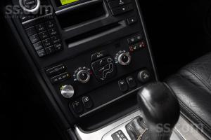 Melns Volvo XC90 2010 Jelgava, ar dzinēja tilpumu 2.40 L un nobraukumu 0 tūkst. km par 7490 €, foto 20 vietnē AUTOMOTO.COM.LV