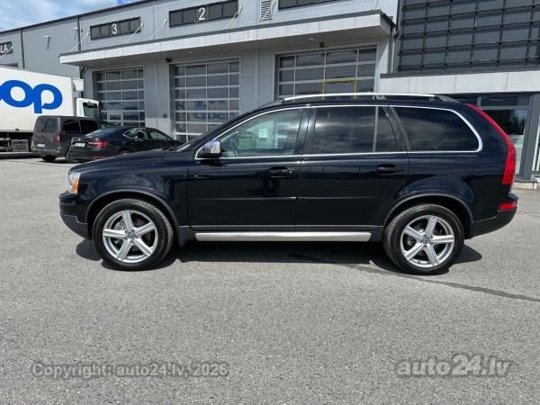 Black Volvo XC90 2010 in Tartu, with an engine capacity of 2.40 L and mileage of 188 thousand km for 10990 €, photo 7 on AUTOMOTO.COM.LV