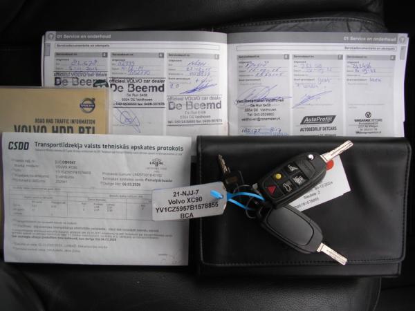 Black Volvo XC90 2010 in Riga, with an engine capacity of 2.50 L and mileage of 252 thousand km for 10750 €, photo 2 on AUTOMOTO.COM.LV