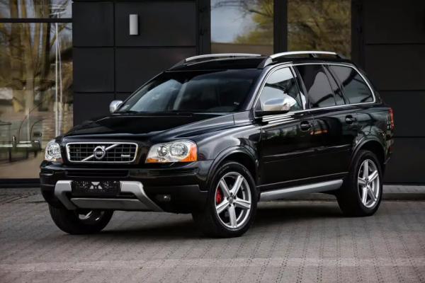 Melns Volvo XC90 2010 Jelgava, ar dzinēja tilpumu 2.40 L un nobraukumu 233 tūkst. km par 9990 €, foto 6 vietnē AUTOMOTO.COM.LV