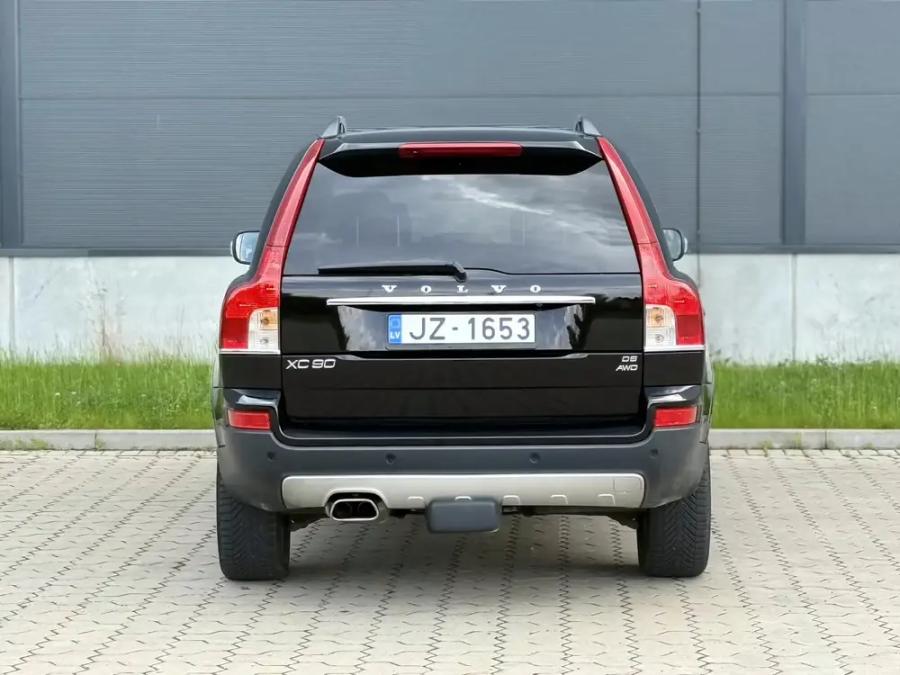 Melns Volvo XC90 2010 Rīga, ar dzinēja tilpumu 2.40 L un nobraukumu 297 tūkst. km par 7100 €, foto 6 vietnē AUTOMOTO.COM.LV