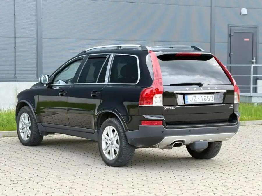 Melns Volvo XC90 2010 Rīga, ar dzinēja tilpumu 2.40 L un nobraukumu 297 tūkst. km par 7100 €, foto 7 vietnē AUTOMOTO.COM.LV