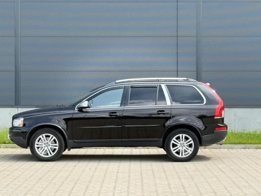 Melns Volvo XC90 2010 Rīga, ar dzinēja tilpumu 2.40 L un nobraukumu 297 tūkst. km par 7100 €, foto 8 vietnē AUTOMOTO.COM.LV
