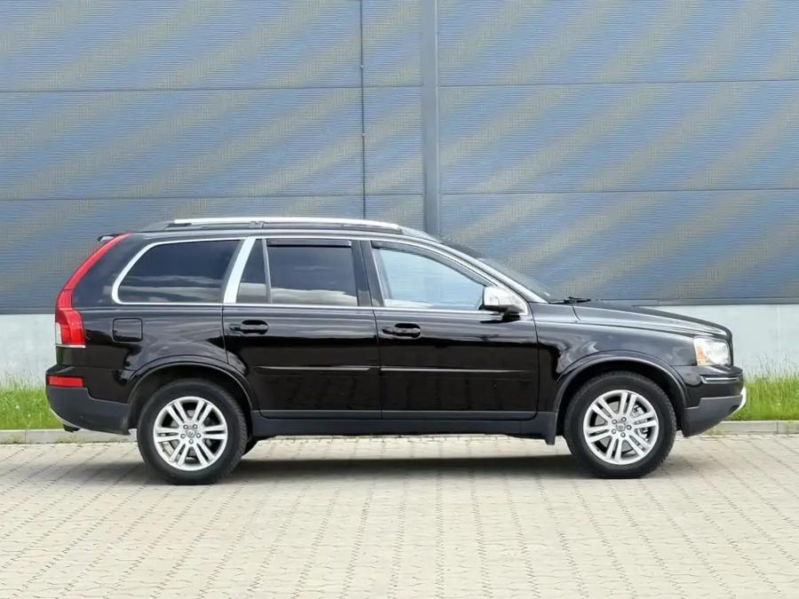 Melns Volvo XC90 2010 Rīga, ar dzinēja tilpumu 2.40 L un nobraukumu 297 tūkst. km par 7100 €, foto 9 vietnē AUTOMOTO.COM.LV