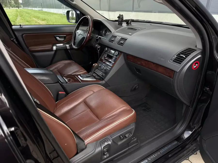 Melns Volvo XC90 2010 Rīga, ar dzinēja tilpumu 2.40 L un nobraukumu 297 tūkst. km par 7100 €, foto 12 vietnē AUTOMOTO.COM.LV
