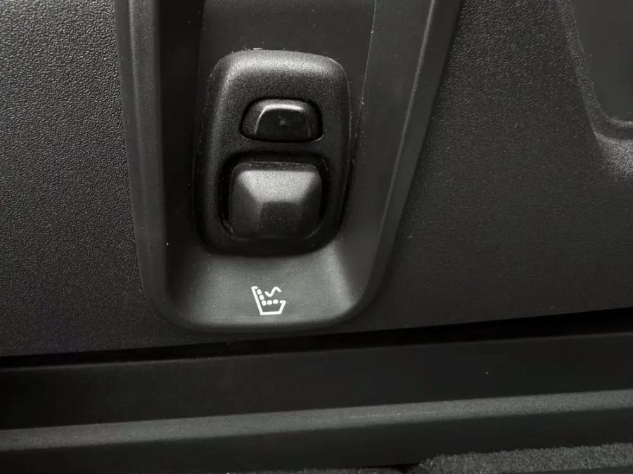 Melns Volvo XC90 2010 Rīga, ar dzinēja tilpumu 2.40 L un nobraukumu 297 tūkst. km par 7100 €, foto 17 vietnē AUTOMOTO.COM.LV
