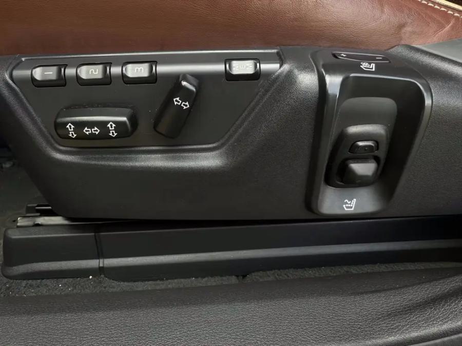 Melns Volvo XC90 2010 Rīga, ar dzinēja tilpumu 2.40 L un nobraukumu 297 tūkst. km par 7100 €, foto 18 vietnē AUTOMOTO.COM.LV