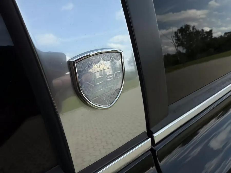 Melns Volvo XC90 2010 Rīga, ar dzinēja tilpumu 2.40 L un nobraukumu 297 tūkst. km par 7100 €, foto 31 vietnē AUTOMOTO.COM.LV