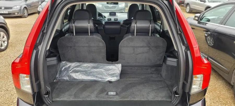 Melns Volvo XC90 2010 Rīga, ar dzinēja tilpumu 2.40 L un nobraukumu 238 tūkst. km par 10900 €, foto 17 vietnē AUTOMOTO.COM.LV