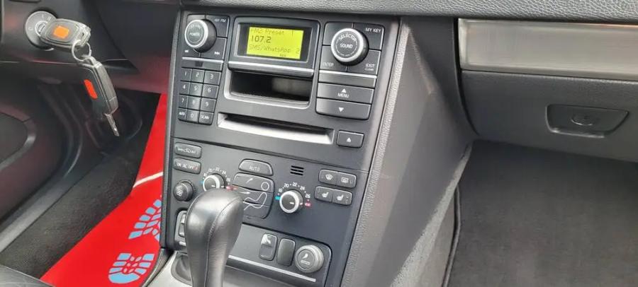 Melns Volvo XC90 2010 Rīga, ar dzinēja tilpumu 2.40 L un nobraukumu 238 tūkst. km par 10900 €, foto 21 vietnē AUTOMOTO.COM.LV