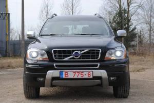 Black Volvo XC90 2010 in Riga, with an engine capacity of 2.40 L and mileage of 247 thousand km for 9690 €, photo 6 on AUTOMOTO.COM.LV