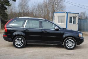 Black Volvo XC90 2010 in Riga, with an engine capacity of 2.40 L and mileage of 247 thousand km for 9690 €, photo 7 on AUTOMOTO.COM.LV