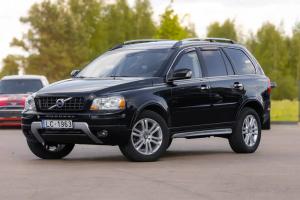Melns Volvo XC90 2010 Jelgava, ar dzinēja tilpumu 2.40 L un nobraukumu 279 tūkst. km par 7490 €, foto  vietnē AUTOMOTO.COM.LV